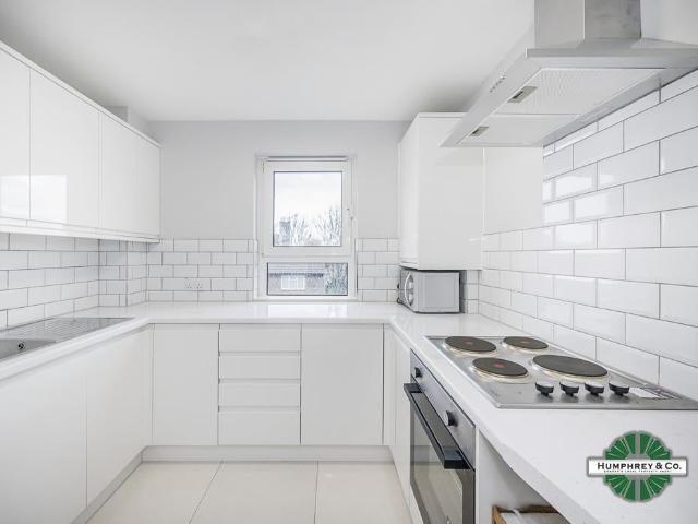 Apartment at Sandal Street, Greater London
