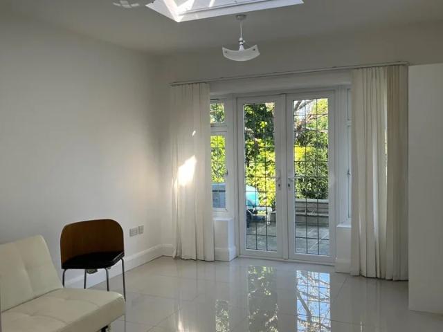 Apartment at Sandilands, Greater London