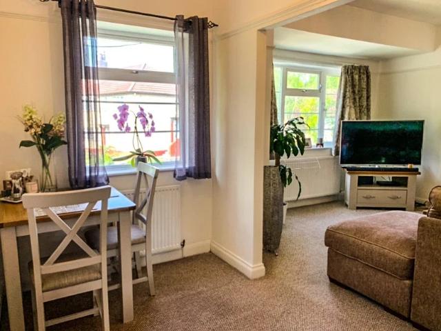 Apartment at Sandringham Crescent, Leeds