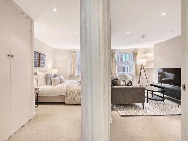 Apartment at Sandwich Street, Greater London