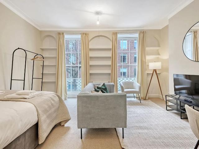 Apartment at Sandwich Street, Greater London