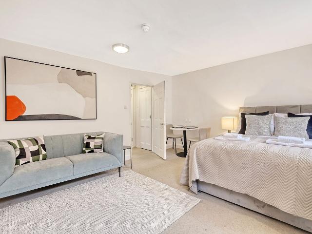 Apartment at Sandwich Street, Greater London