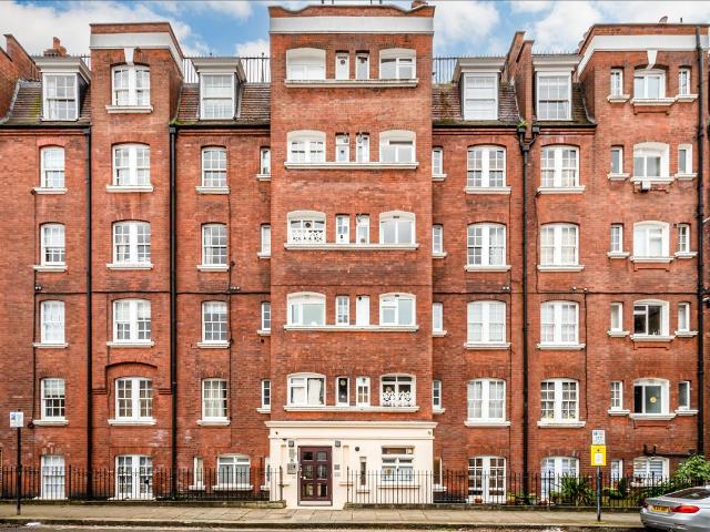 Apartment at Sandwich Street, Greater London