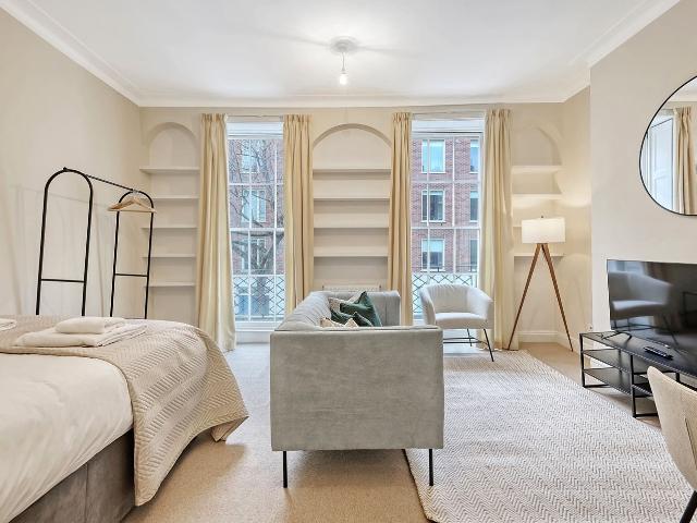 Apartment at Sandwich Street, Greater London
