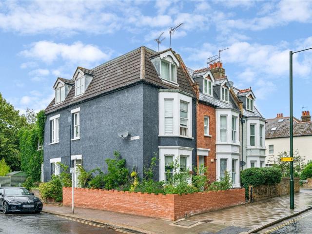 Apartment at Sandycombe Road, Greater London