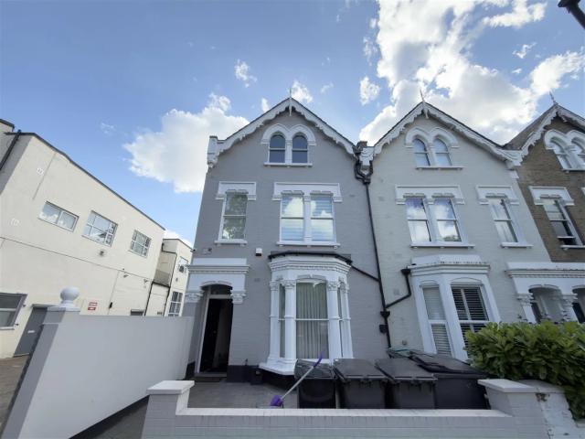 Apartment at Scarborough Road, Greater London