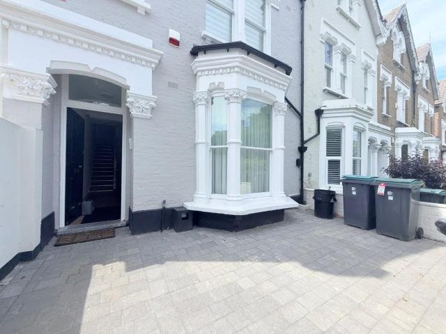 Apartment at Scarborough Road, Greater London