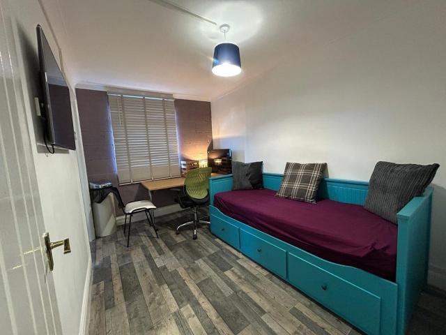 Apartment at School Lane, Greater London