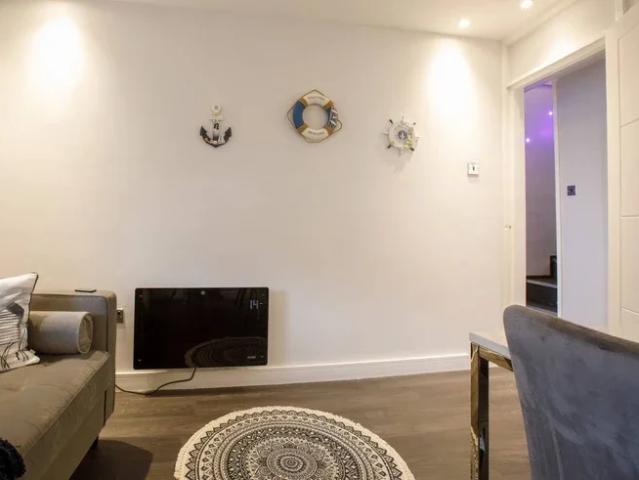 Apartment at School Street, Weymouth