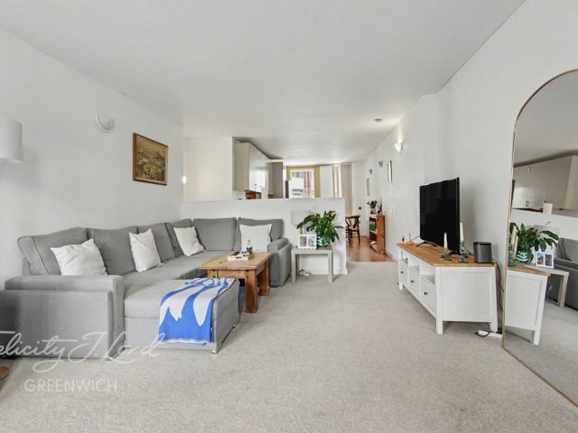 Apartment at School Square, Greater London