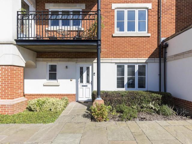 Apartment at Scholars Walk, Horsham