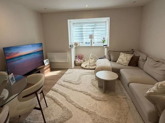 Apartment at Scotland Green Road, Greater London