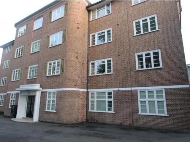 Apartment at Scott Avenue, Greater London