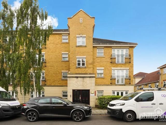 Apartment at Scott Road, Greater London