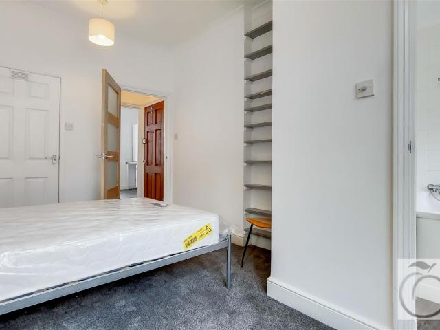 Apartment at Settles Street, Greater London