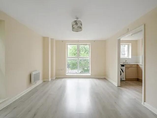 Apartment at Seven Kings Way, Greater London