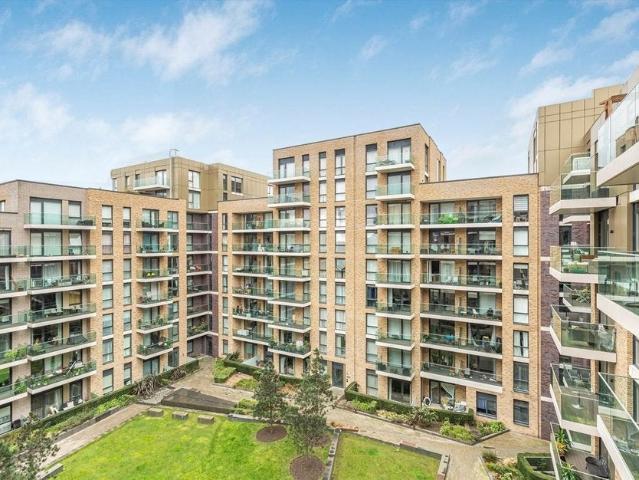 Apartment at Seven Kings Way, Greater London