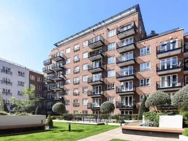 Apartment at Seven Kings Way, Greater London
