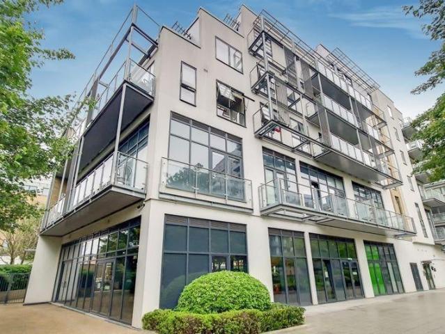 Apartment at Seven Sea Gardens, Greater London