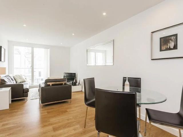 Apartment at Seven Sea Gardens, Greater London