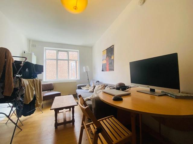 Apartment at Seven Sisters Road, Greater London