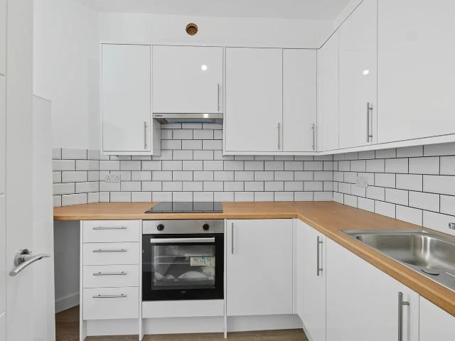 Apartment at Seven Sisters Road, Greater London