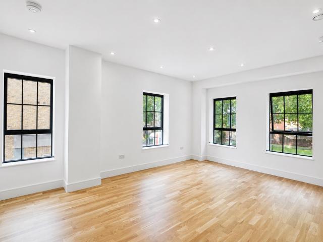 Apartment at Seven Sisters Road, Greater London