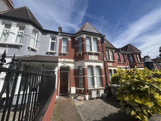 Apartment at Seymour Road, Greater London