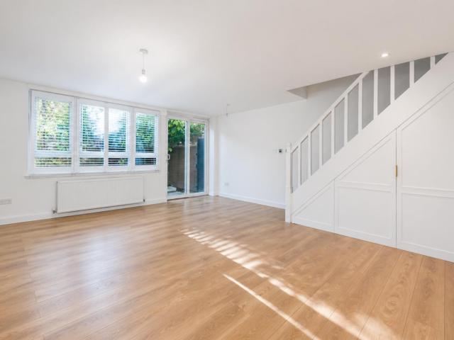 Apartment at Searles Close, Greater London