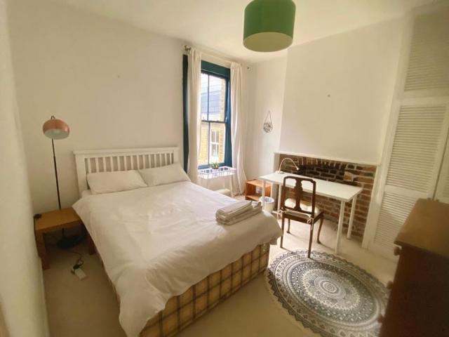 Apartment at Sedgeford Road, Greater London