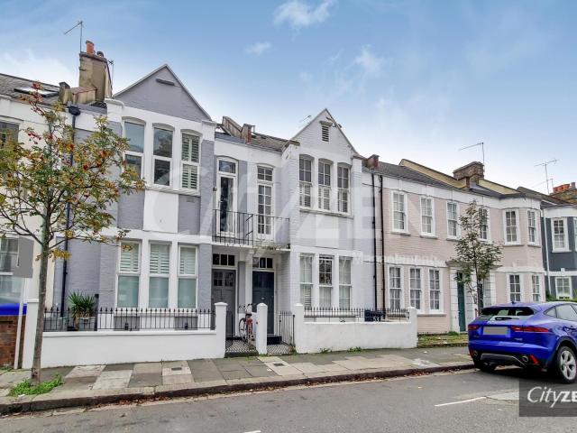Apartment at Sedlescombe Road, Greater London