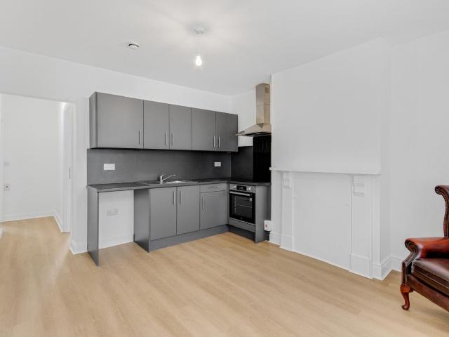 Apartment at Sefton Avenue, Leeds