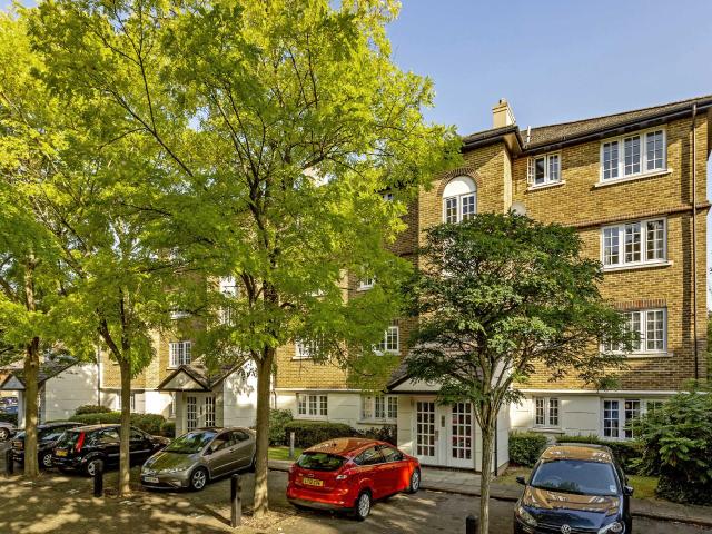 Apartment at Selhurst Close, Greater London
