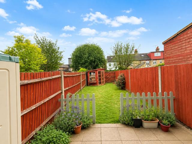 Apartment at Sellwood Drive, Greater London