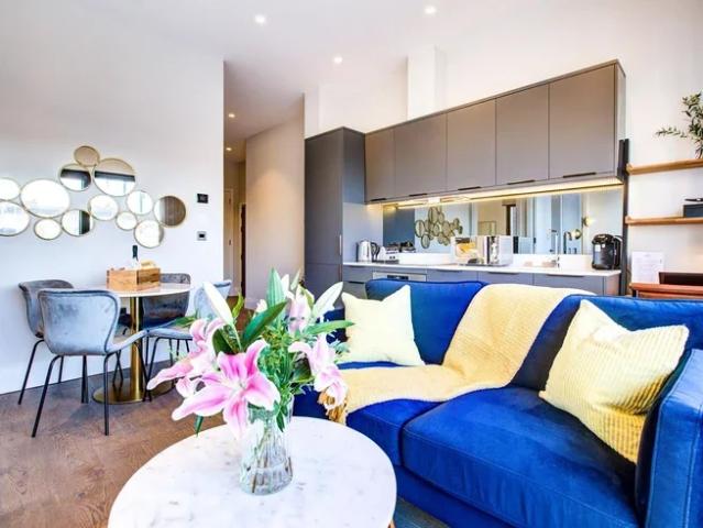 Apartment at Selsdon Way, Greater London