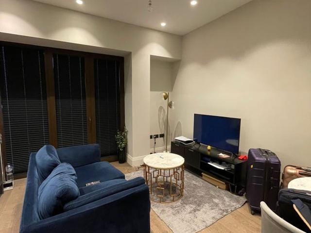 Apartment at Selsdon Way, Greater London