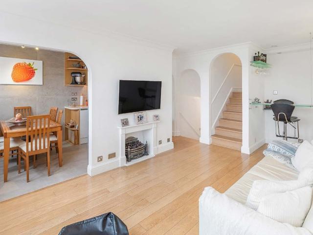 Apartment at Semley Place, City of Westminster