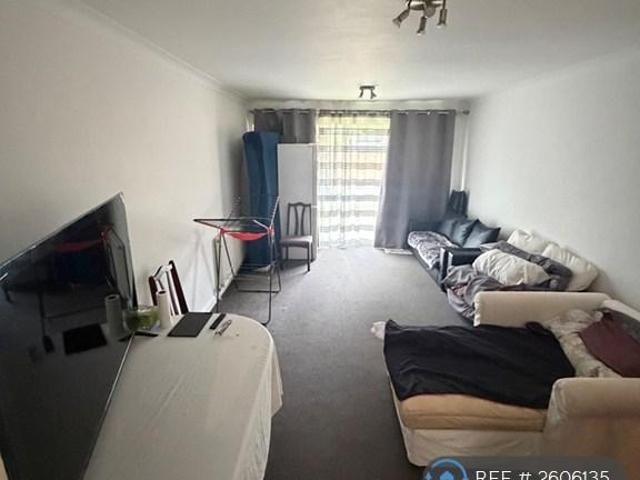 Apartment at September Way, Greater London