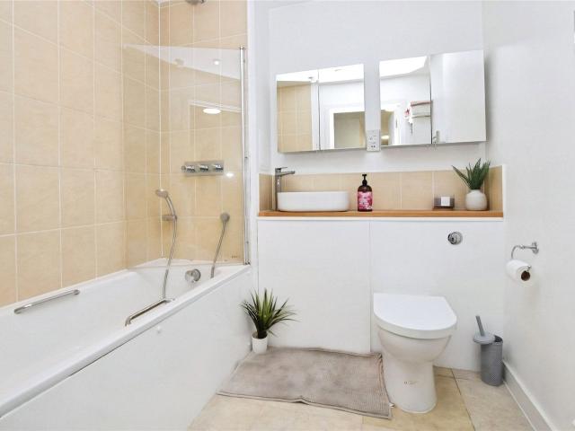 Apartment at Serpentine Close, Greater London