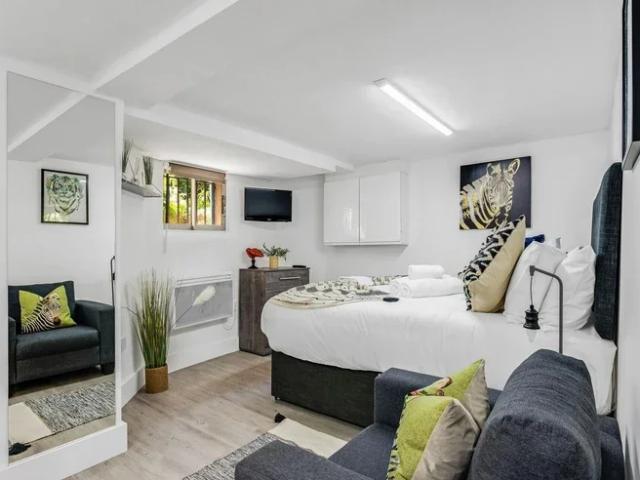 Apartment at Shushan Close, Greater London