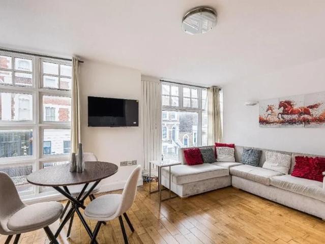 Apartment at Shuttleworth Road, Greater London