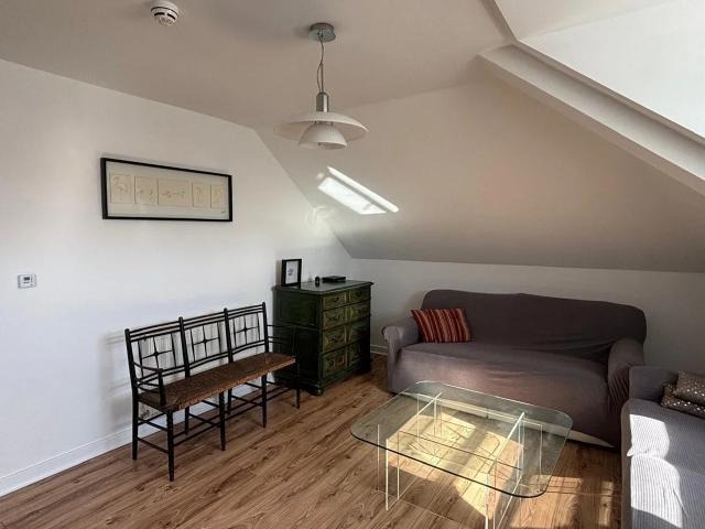 Apartment at Shacklegate Lane, Greater London