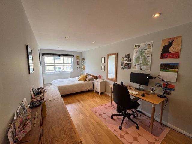 Apartment at Shacklewell Lane, Greater London