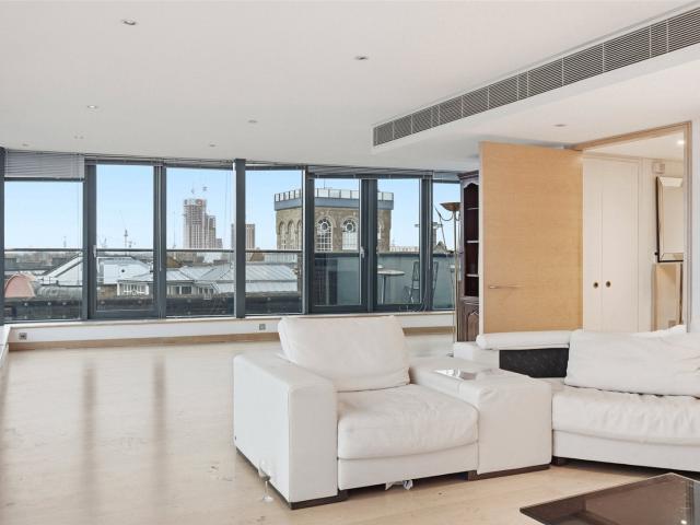 Apartment at Shad Thames, Greater London