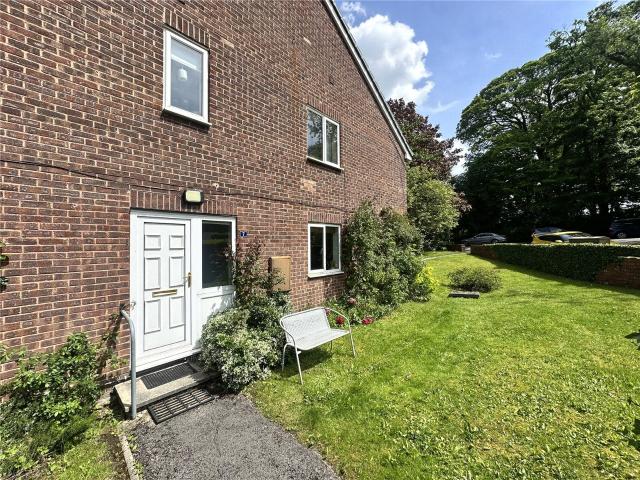 Apartment at Shadwell Lane, Leeds