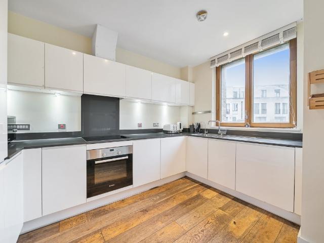 Apartment at Shalfleet Drive, Greater London