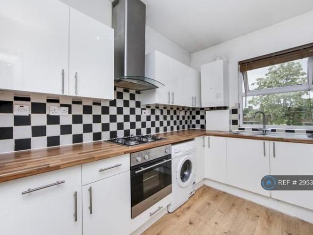 Apartment at Shardeloes Road, Greater London