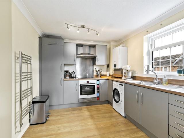 Apartment at Sheen Park, Greater London