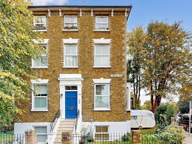 apartment at Sheen Road, TW9