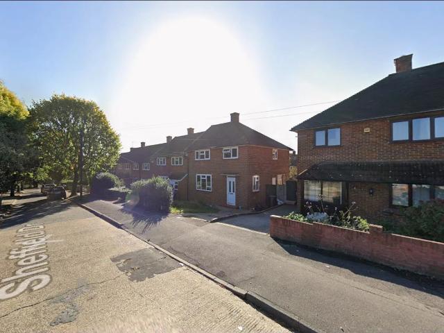 Apartment at Sheffield Drive, Greater London